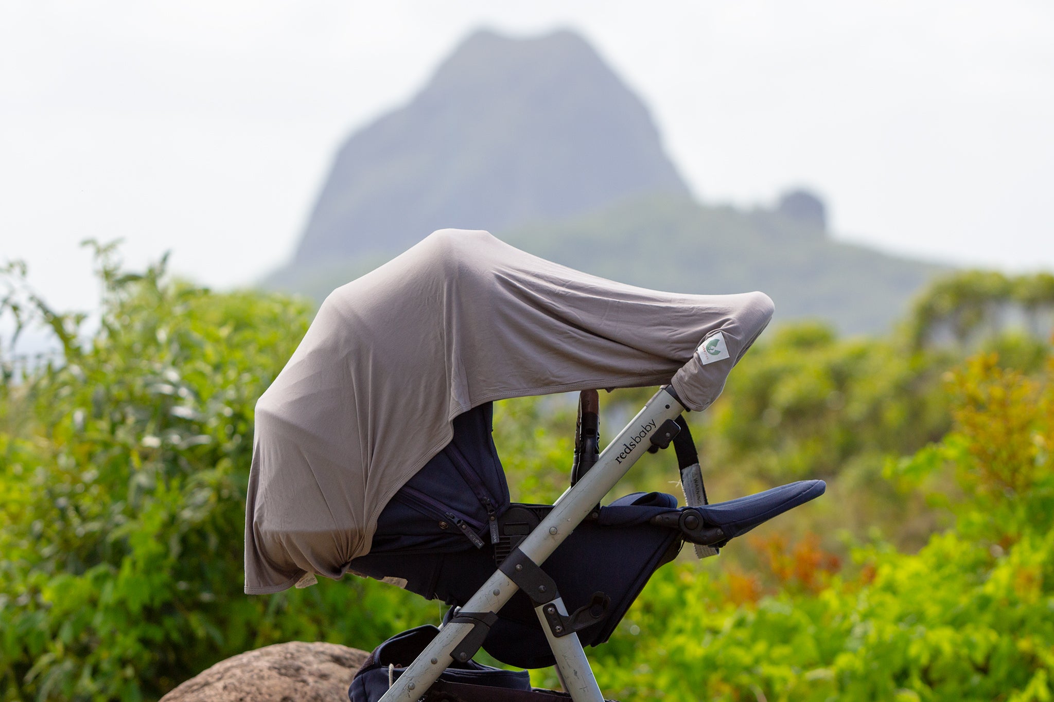 Multifunctional magnetic sun covers and UV protective baby sunsuits ...